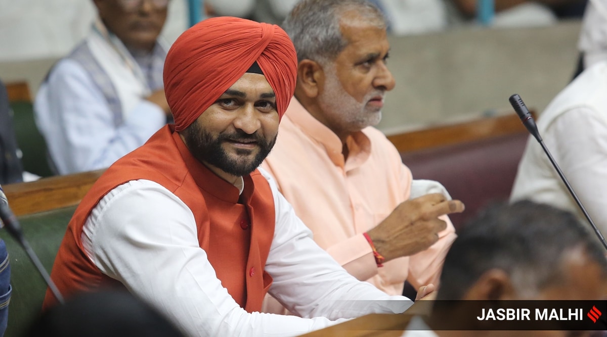 Sandeep thumping desk, Khattar reiterates: won’t seek resignation ...