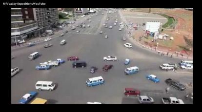 T Traffic Light Intersections In India In Chennai, This Intersection