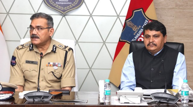 Telangana DGP felicitates top-ranked fingerprint bureau officials ...