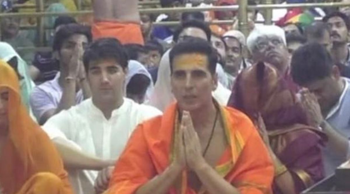 Akshay Kumar celebrates birthday by offering prayers at Mahakaleshwar ...