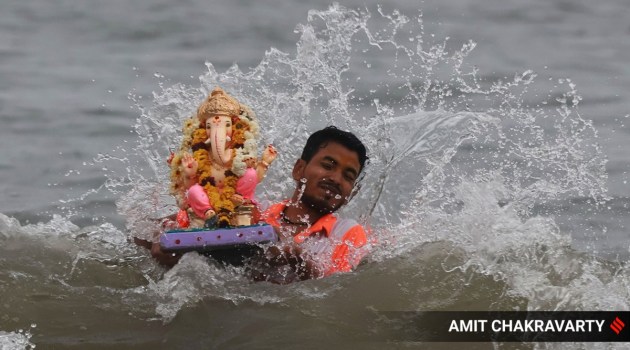 Ganesh Visarjan 2023: Devotees bid adieu to Bappa | Lifestyle Gallery News - The Indian Express