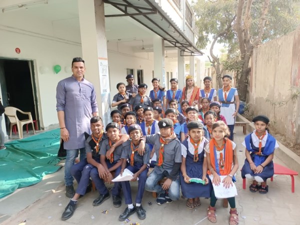 3 from AMC school board among 8 to get best teacher awards | Ahmedabad ...