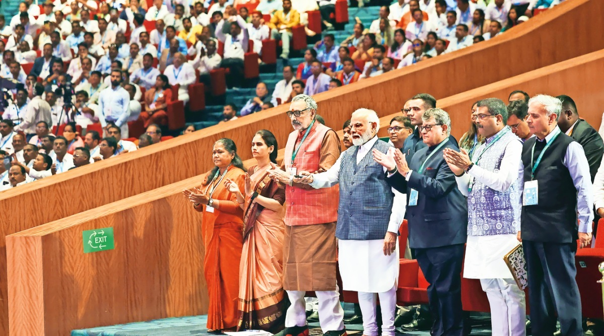 PM to local body leaders: I’ll be back next year to take stock | Delhi ...