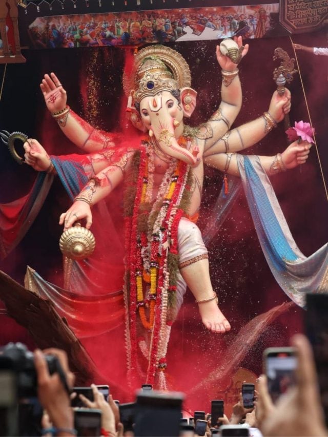 Ganesh Visarjan 2023: Devotees bid adieu to Bappa | The Indian Express