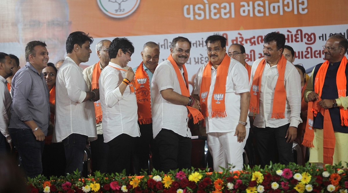 Mega roadshows mark nearly dozen Cong leaders joining BJP | Ahmedabad ...