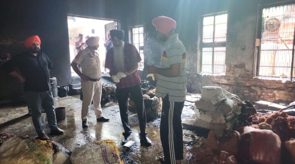 Fire in Moga snack factory kills one, Mayor cum social worker leads ...