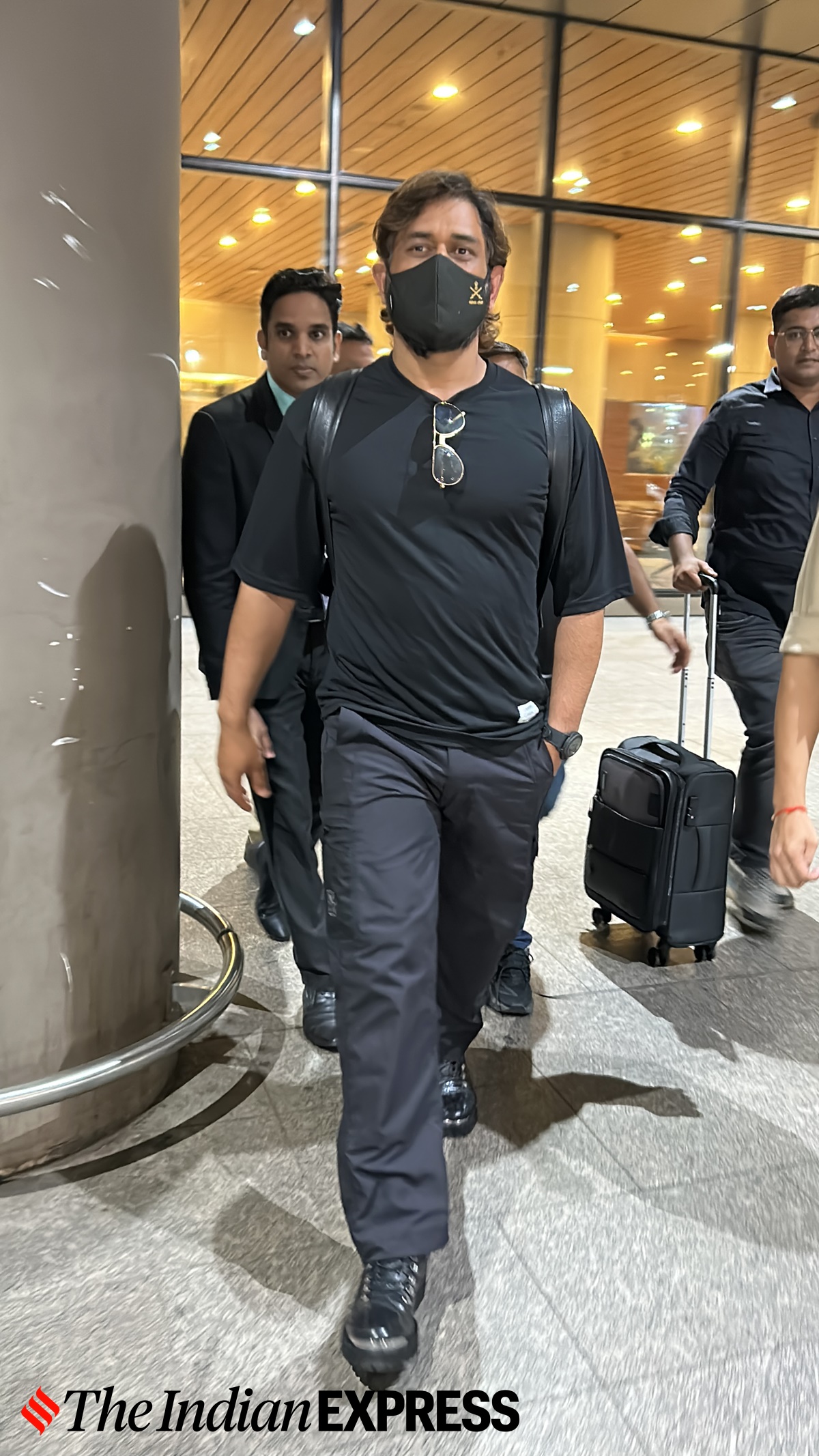 Airport fashion: Bollywood speaks the langauge of comfort, even Dhoni