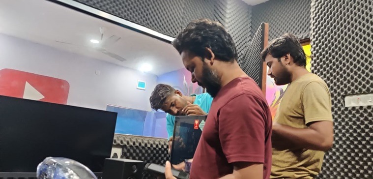 Raipur’s ‘village of YouTubers’ catches Collector’s attention, gets Rs 25 lakh studio | India ...