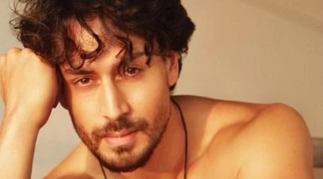 Watch: Tiger Shroff flaunts his toned body in the gym