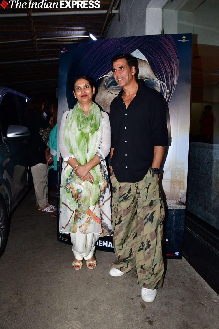 Mission Raniganj screening: Twinkle Khanna, Dimple Kapadia, Riteish ...