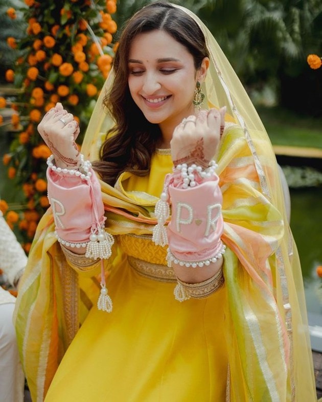 Parineeti Chopra shares photos from her choora ceremony | Entertainment ...
