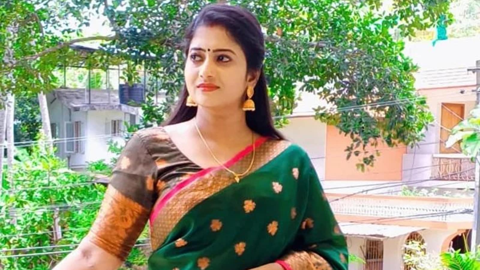 Malayalam actor Renjusha Menon found dead at her home in ...