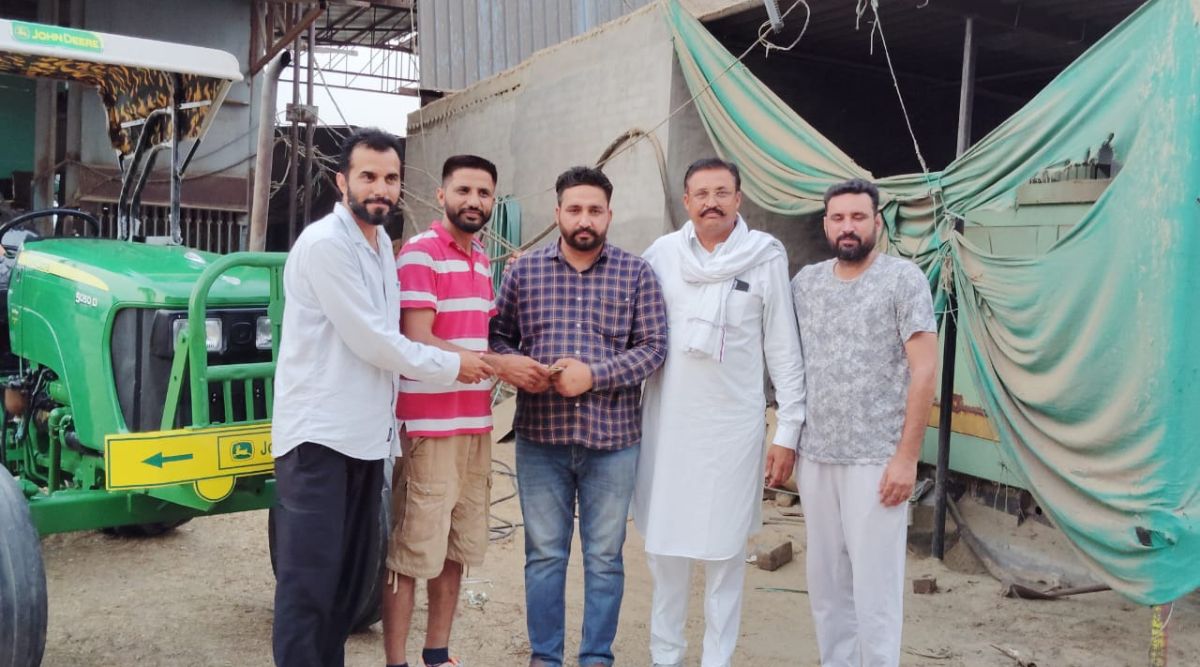 Four Muktsar brothers bail out stubble bales from farmers, help curb ... Four Muktsar brothers bail out stubble bales from farmers, help curb ...