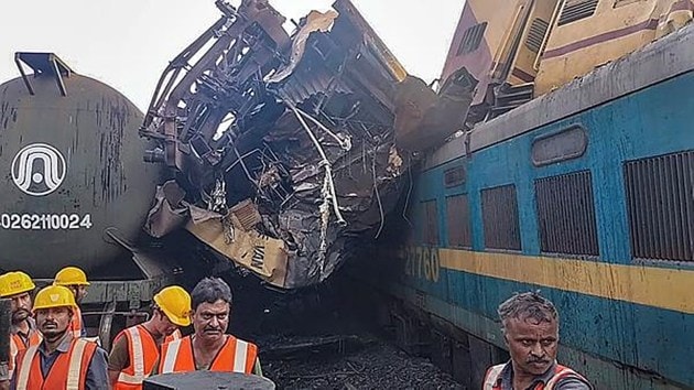 Passenger trains’ collision in Andhra leaves 14 dead, several injured ...
