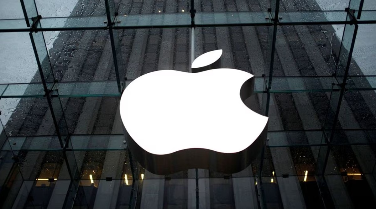 Apple considered switching to DuckDuckGo from Google for Safari ...