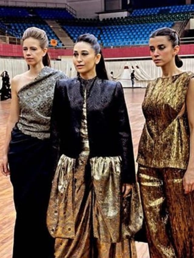 Karisma Kapoor rocks on the ramp, poses with Saba Azad and Kalki ...