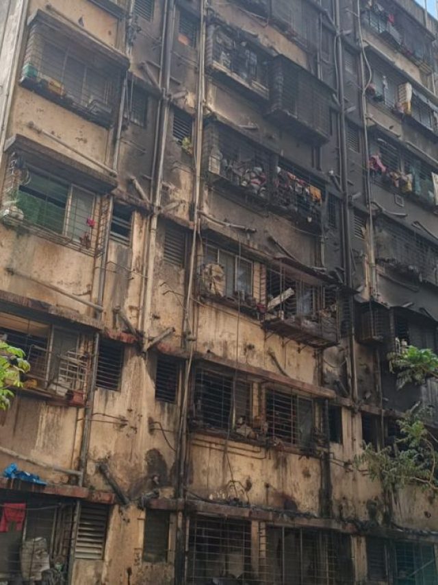 Fire breaks out at Goregaon building; seven killed | The Indian Express