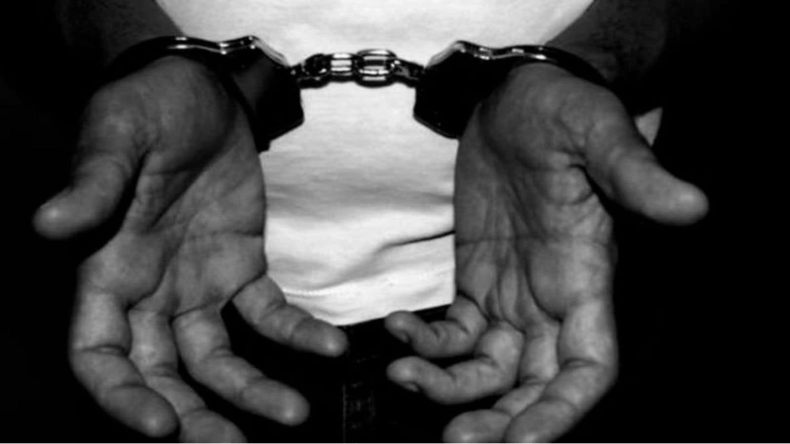 7 held for duping over 1,000 people with fake job offers in Gulf ...