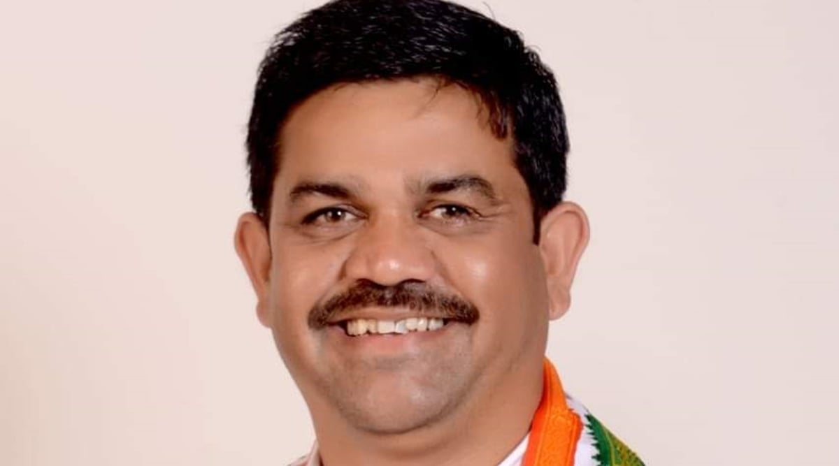Congress MLA falls off bike during campaigning, fractures collar bone ...