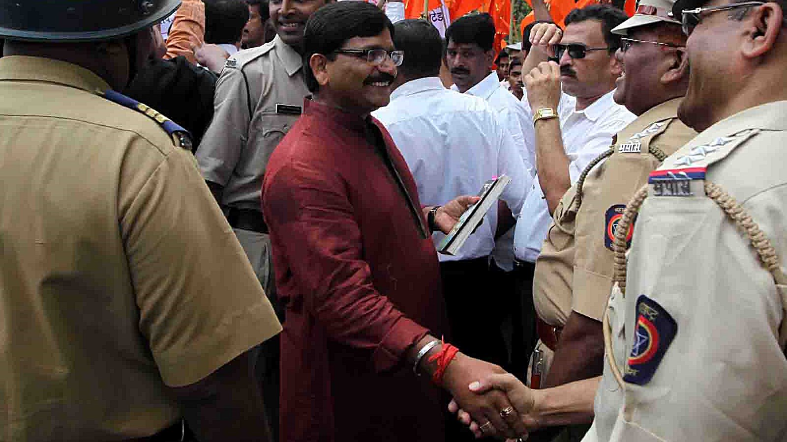 EOW summons Shiv Sena MLA Ravindra Waikar in 5-star hotel construction ...