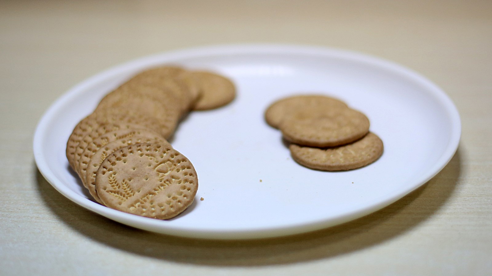 Why sugary biscuits with every tea break may be eating into your teeth ...