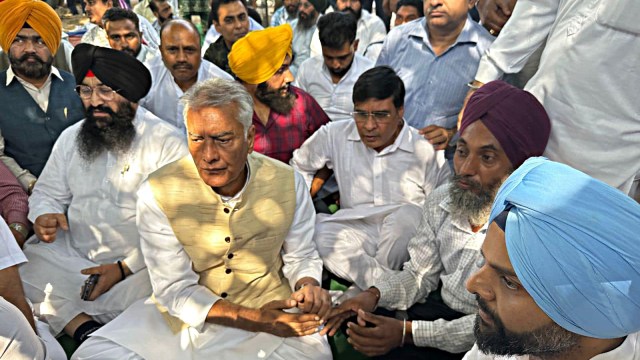 AAP promised dharna free Punjab, now dharna in every district, says ...