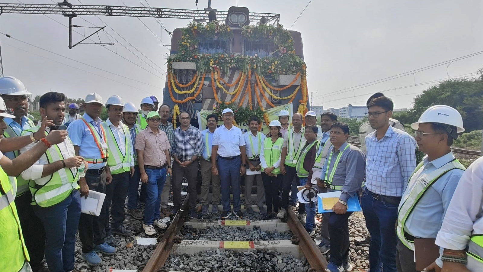DFCCIL conducts trial run of goods train on freight corridor in Gujarat ...