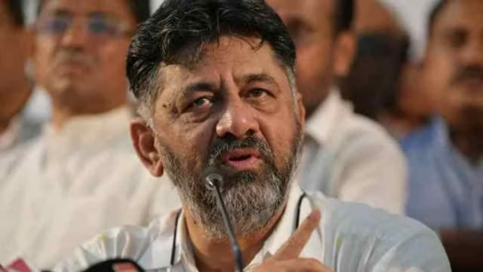 As poster row escalates in Karnataka, H D Kumaraswamy claims deputy CM ...