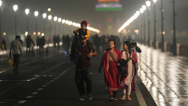 Rain, strong winds bring slight respite to Delhi’s bad air; airport ops hit | Delhi News - The ...