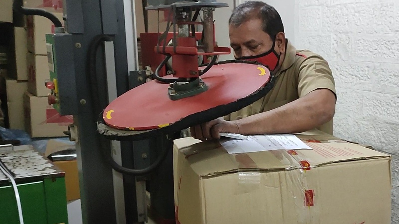 Over 5,000 kg of Diwali faral travels from Pune to eight countries ...