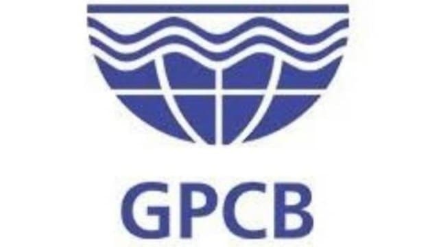 GPCB regional head gets ‘Green Guardian’ award | Surat News - The ...