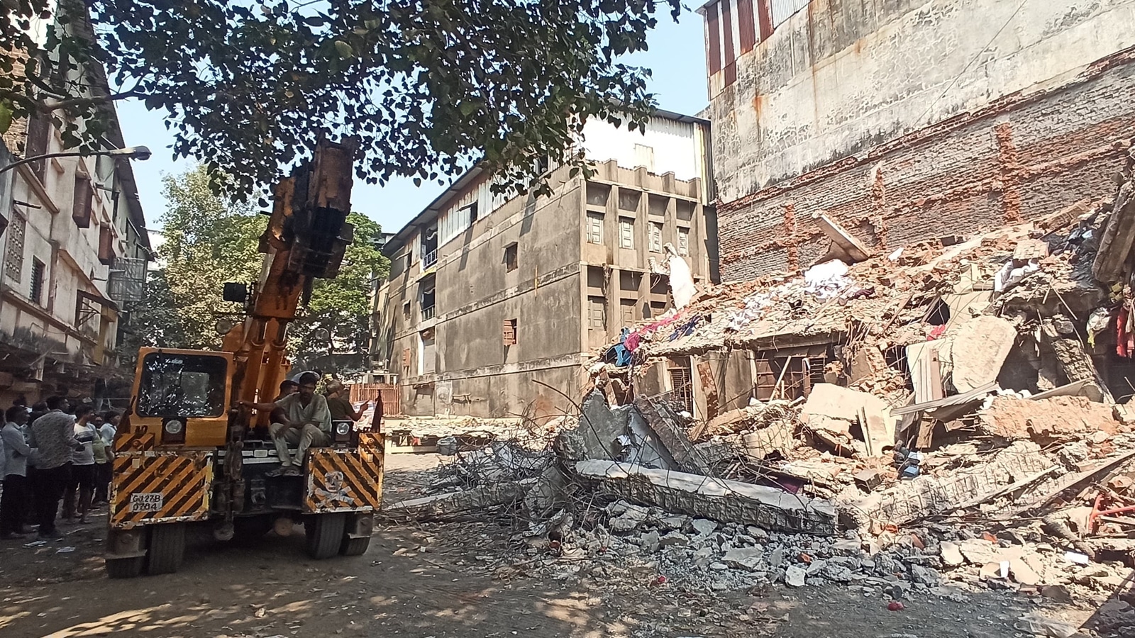 Factory building collapses in Surat, no casualties; Mayor says flagged ...