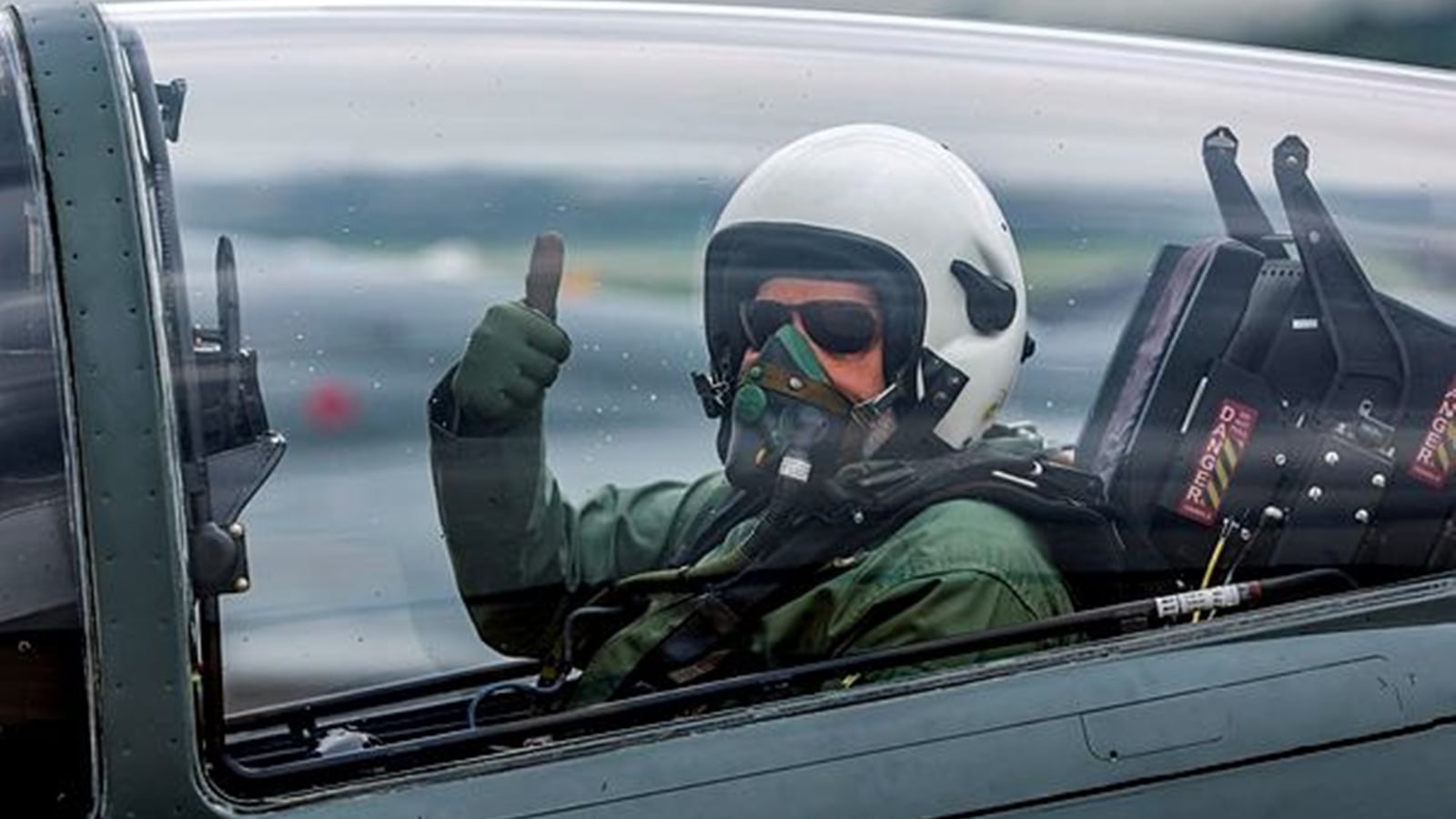 ‘Master of chunavi photo-ops’: Cong’s swipe at PM Modi on Tejas sortie ...