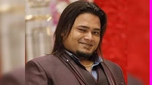 Day after man’s death in custody, cops blame hospital for early ...