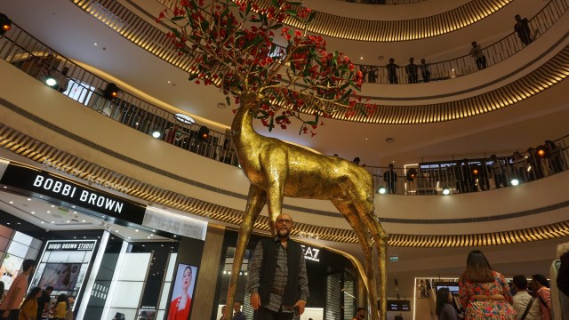 Spanish artist Salvador Dali’s famous horse sculpture installed in ...