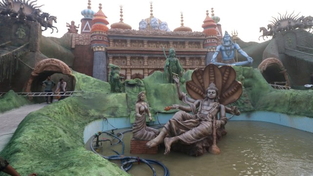 With innovative themes, Barasat all set for Kali Puja festivities ...