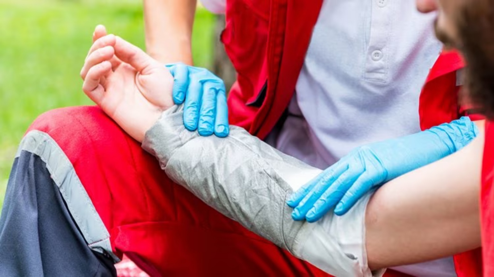 30 children injured after bunch of helium balloons burst at newly ...