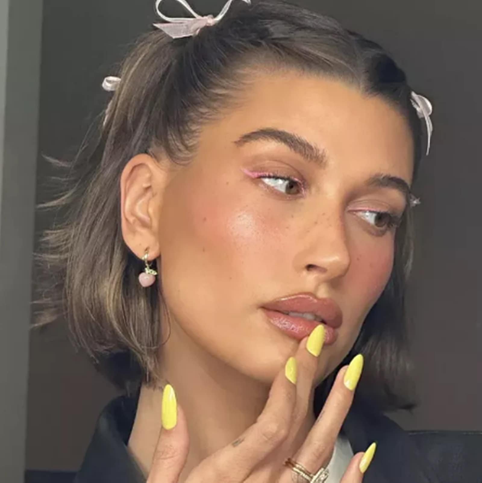 Hairbows have been everywhere this season, here’s some inspo on how to ...