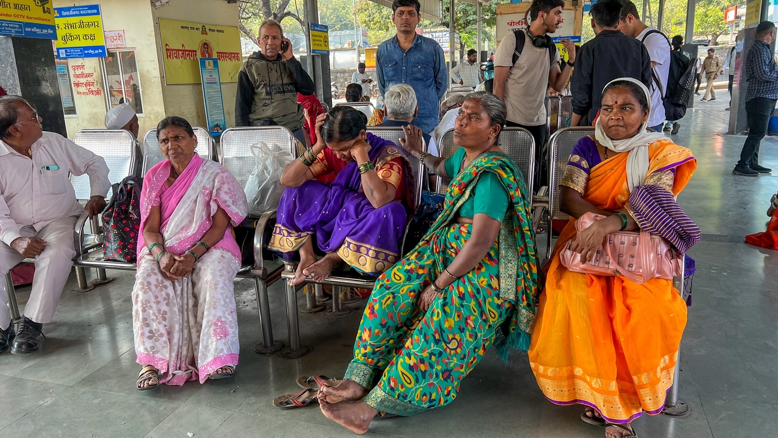 Maratha reservation: Protesters block Pune-Bangalore highway for 3 hrs ...