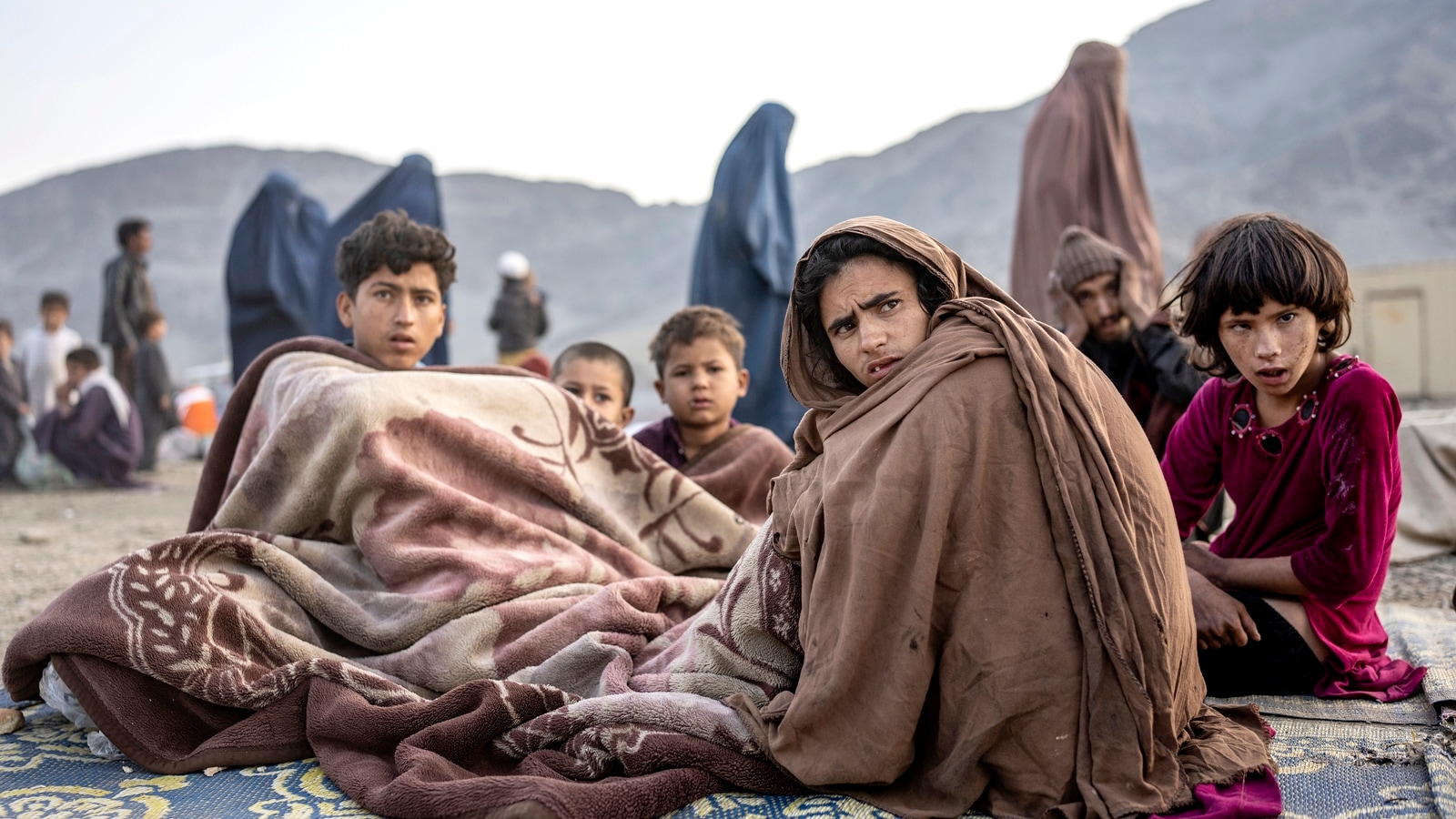 Pakistan deports 1.7 lakh Afghans via Torkham and Chaman borders ...