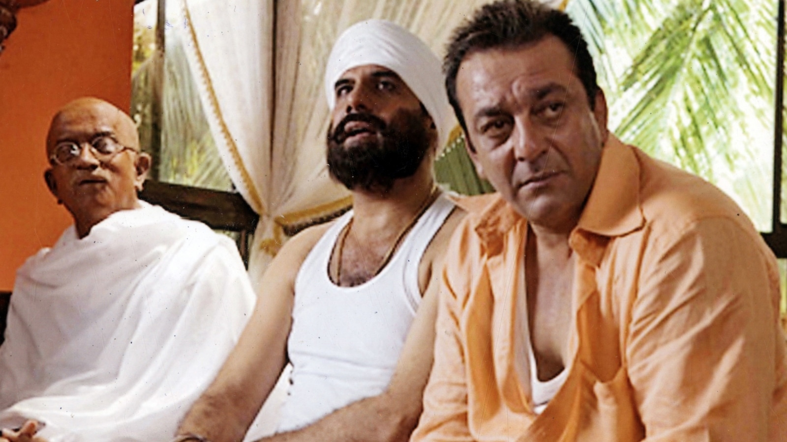 When Rajkumar Hirani rewrote Lage Raho Munna Bhai script from scratch ...