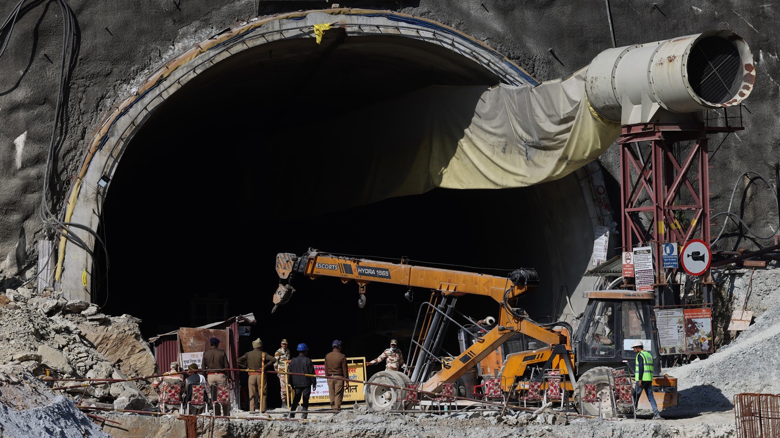 Uttarakhand Tunnel Collapse Highlights: Rescue op to resume in ‘next 24 ...