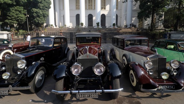 On Kolkata roads, a convoy of vintage cars reflects the City of Joy’s ...