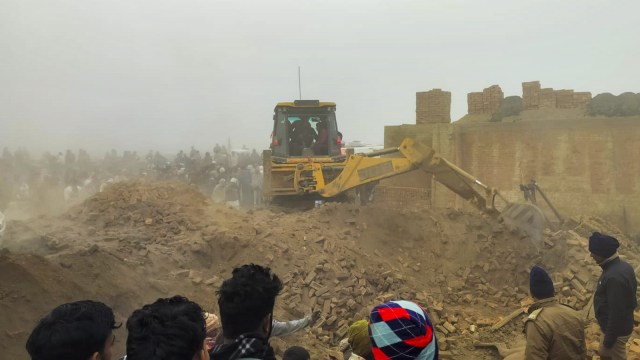 6 dead as brick kiln wall collapses in Haridwar, owner booked | India ...