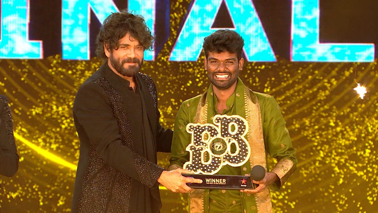 Bigg Boss Telugu 7 winner Pallavi Prashanth wins trophy, Rs 35 lakh ...