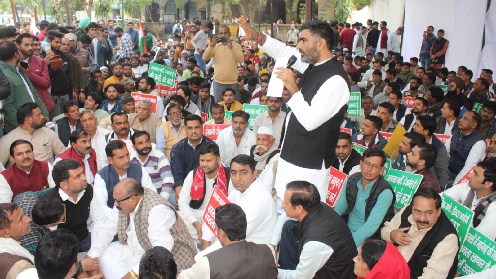 SP MLA starts hunger strike against ‘inflated bills’ by Meerut ...