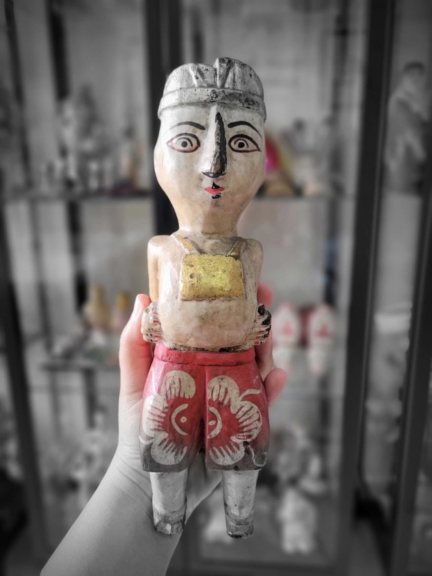 Sisters bring one of the largest private collection of dolls, figurines ...