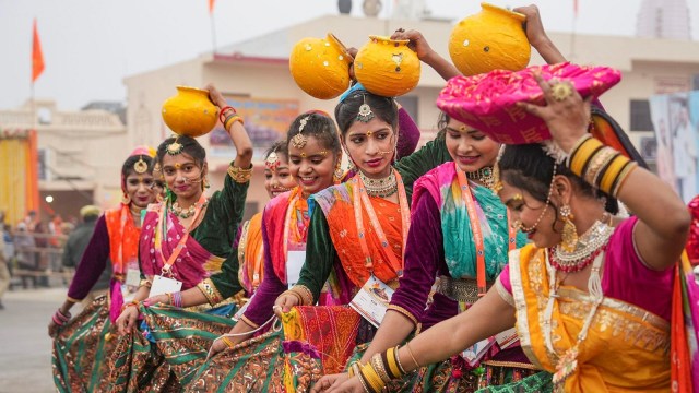 Badhawa to Dhobiya, dance troupes on streets welcome PM | Lucknow News ...