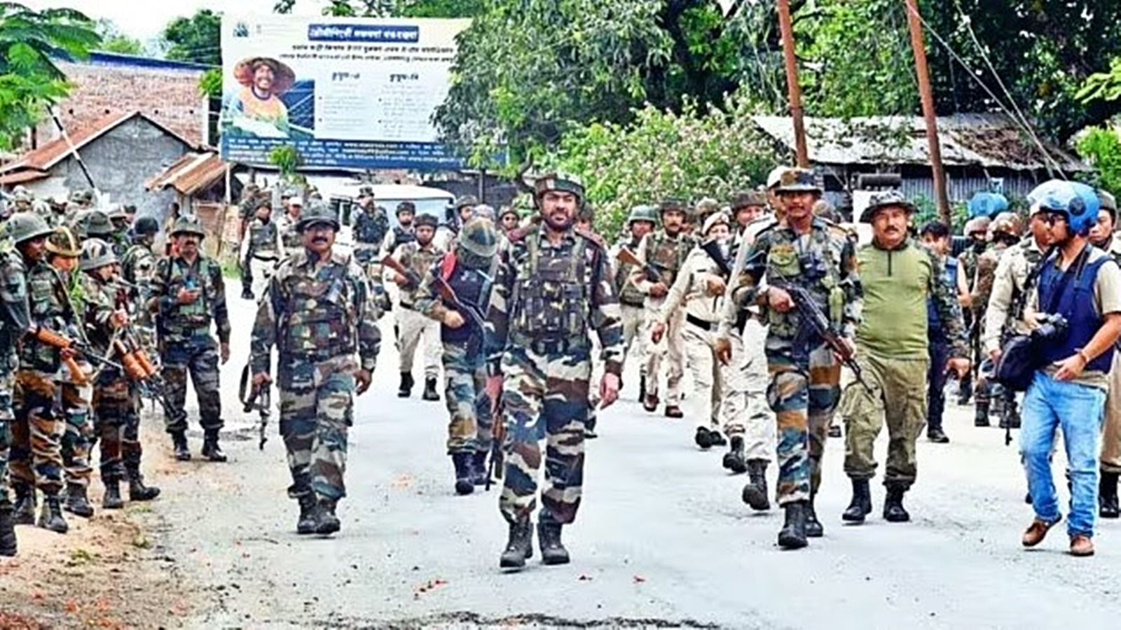 Armed men target security forces in Manipur, commando injured ...