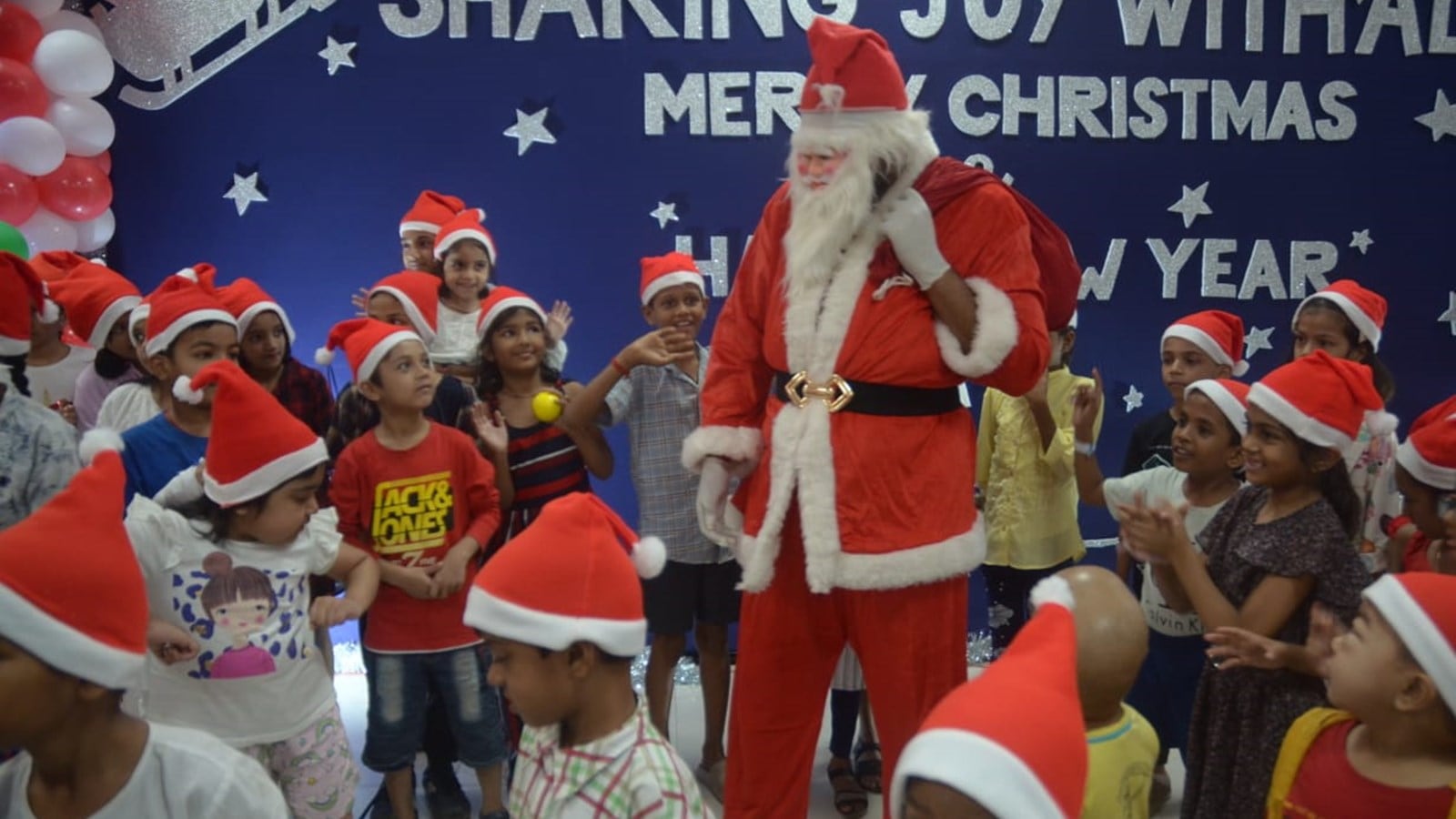 Ho Ho, Santa is here! Christmas joy abounds in city hospital’s ...